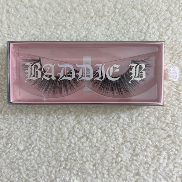 Baddie B | Makeup | Baddie B Lashes In Style Fboy | Poshmark